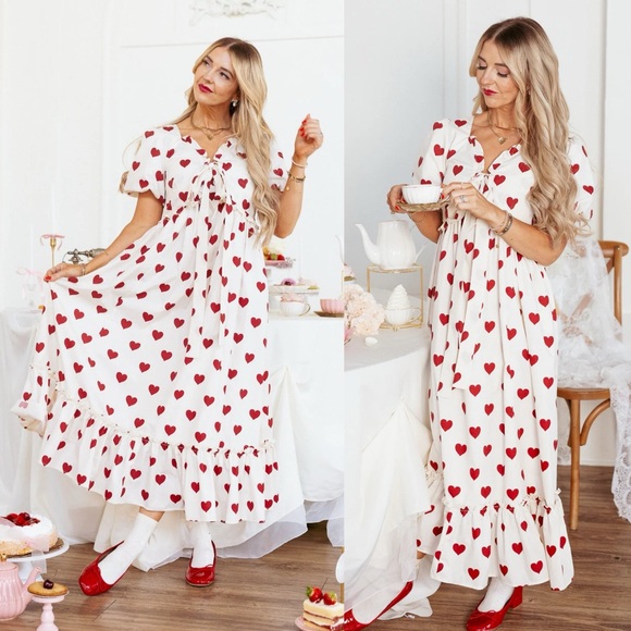 Ivy City Co | Dresses | Nwt Ivy City Co Picnic Midi Dress Heart Print ...